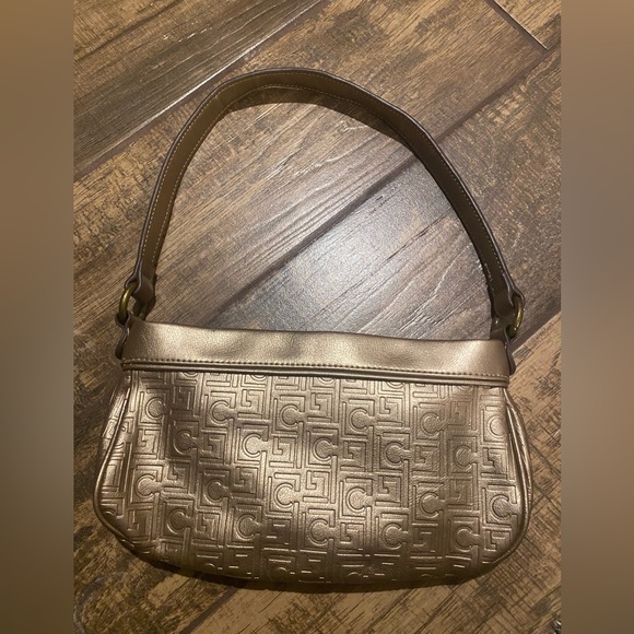 Liz Claiborne | Bags | Vintage Liz Claiborne Gold Lc Embossed Purse ...